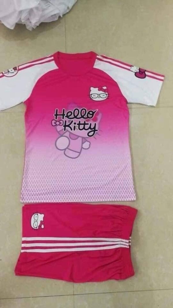Top 10+ Mẫu Quần Áo Đá Bóng Hello Kitty Siêu Dễ Thương